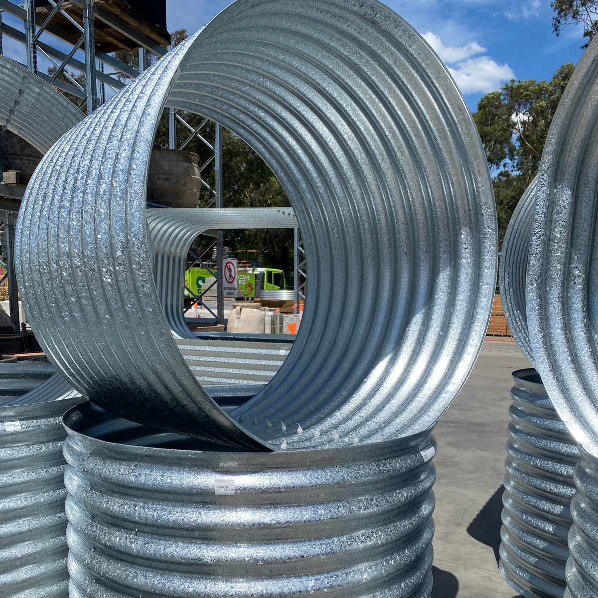 Raised Garden Bed Round 1000mm x 830mm Galvanised – Bulleen Art and Garden